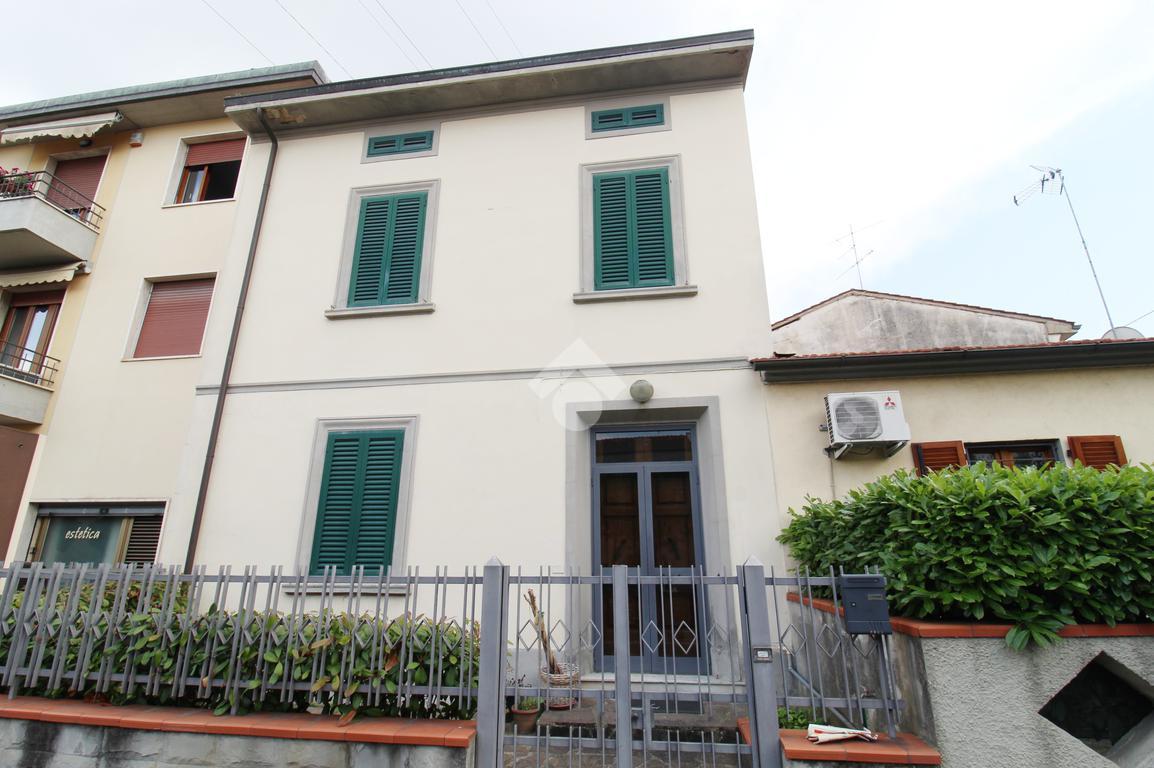 Casa indipendente in vendita a Prato