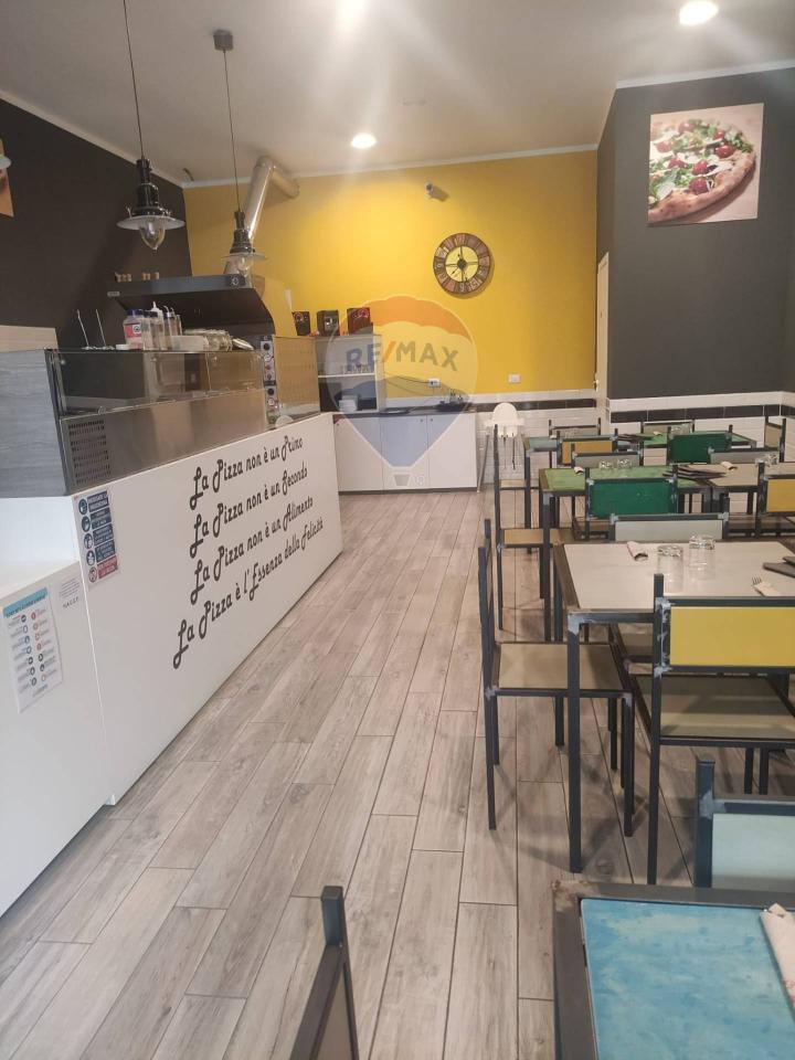 Esercizio commerciale in vendita a Bari