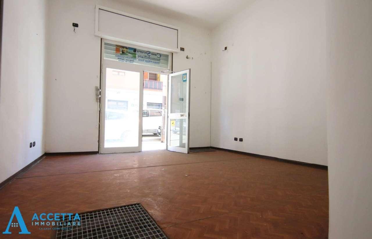 Palazzina commerciale in vendita a Taranto