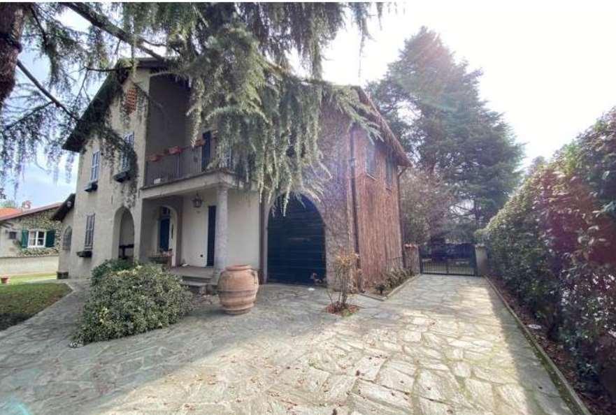 Villa unifamiliare in vendita a Carate Brianza