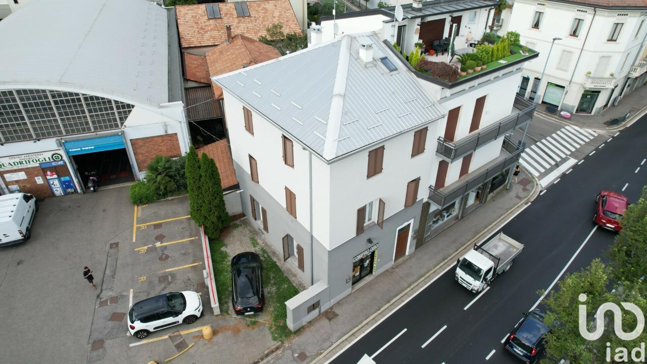 Palazzo in vendita a Cantu'