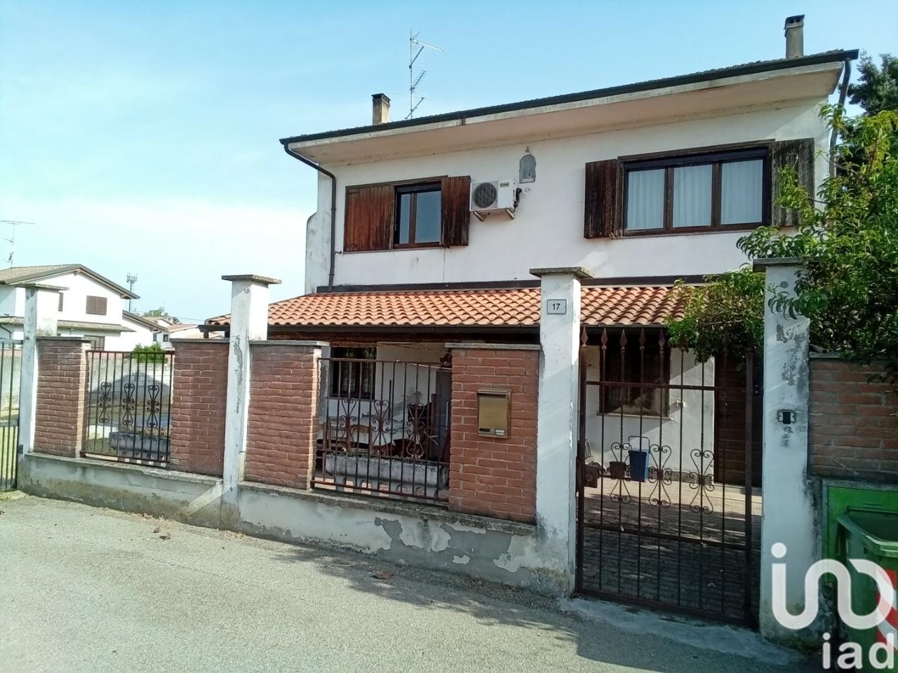 Villa in vendita a Suardi