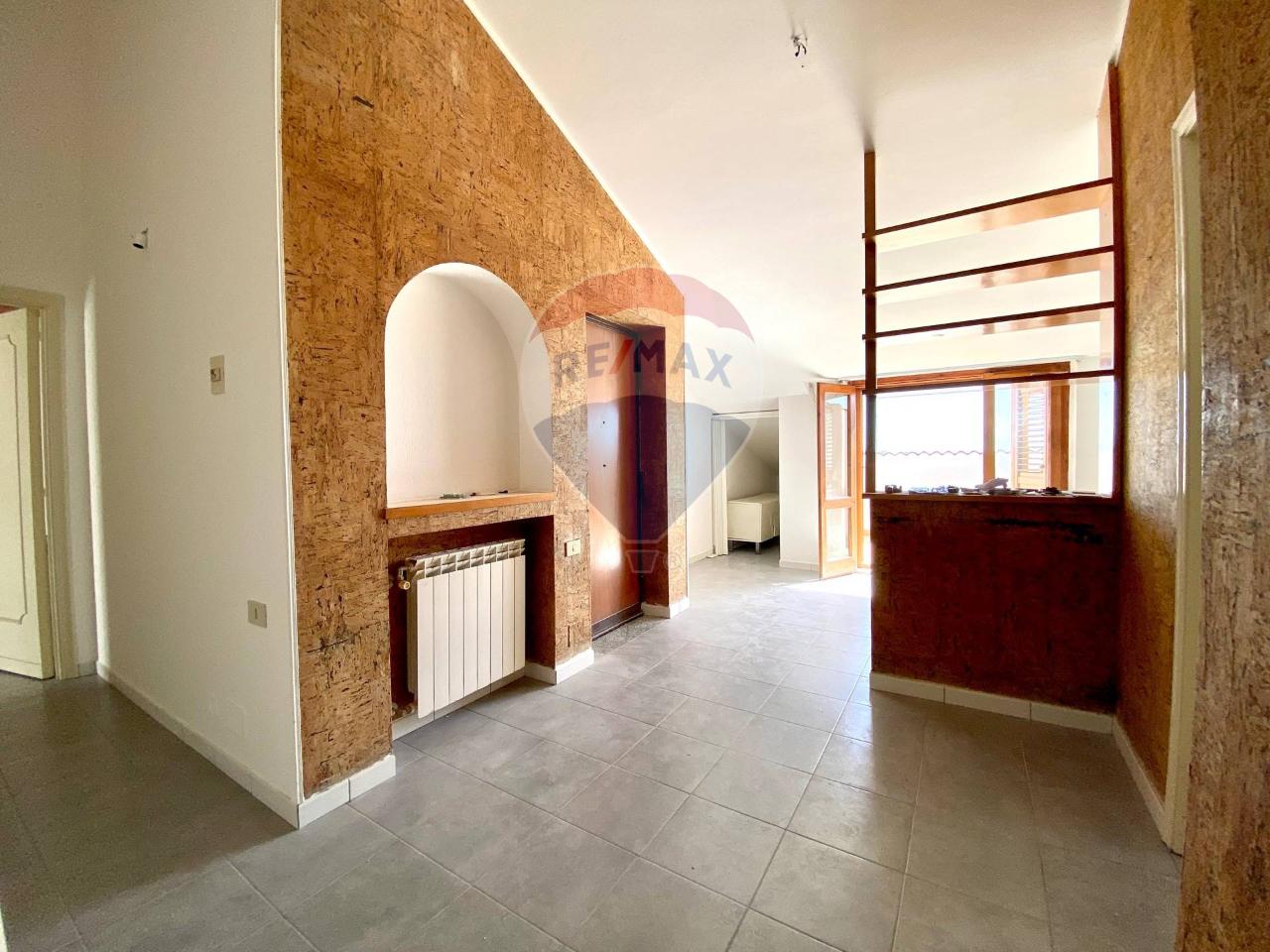 Appartamento in vendita a Aci Catena