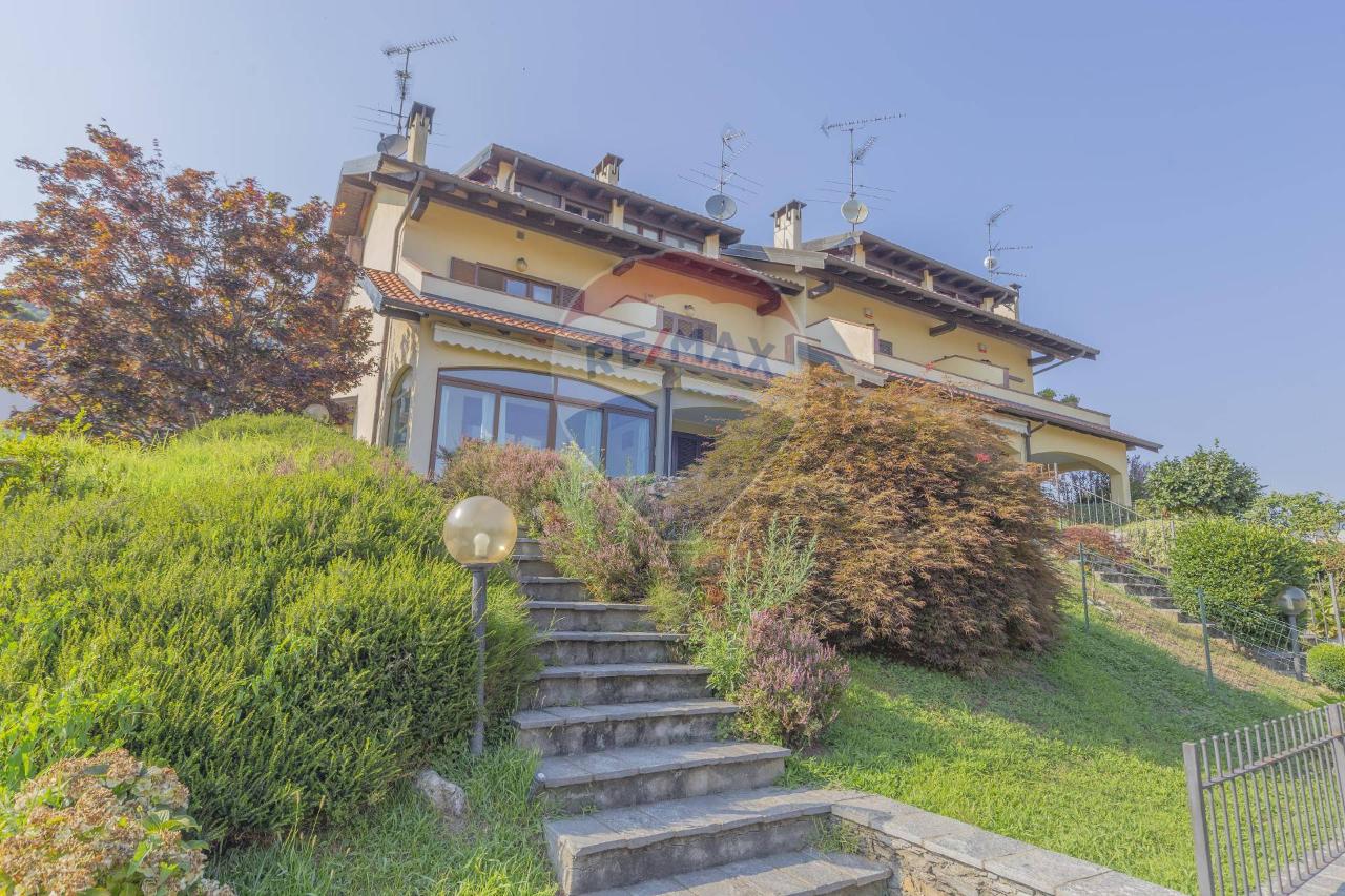Villa a schiera in vendita a Nebbiuno