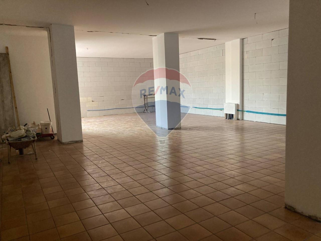 Esercizio commerciale in affitto a Trento