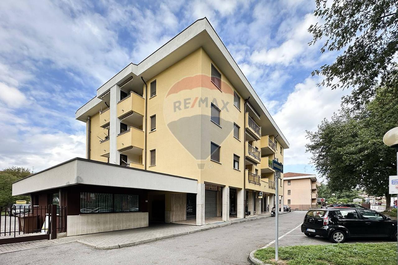 Esercizio commerciale in vendita a Arcore