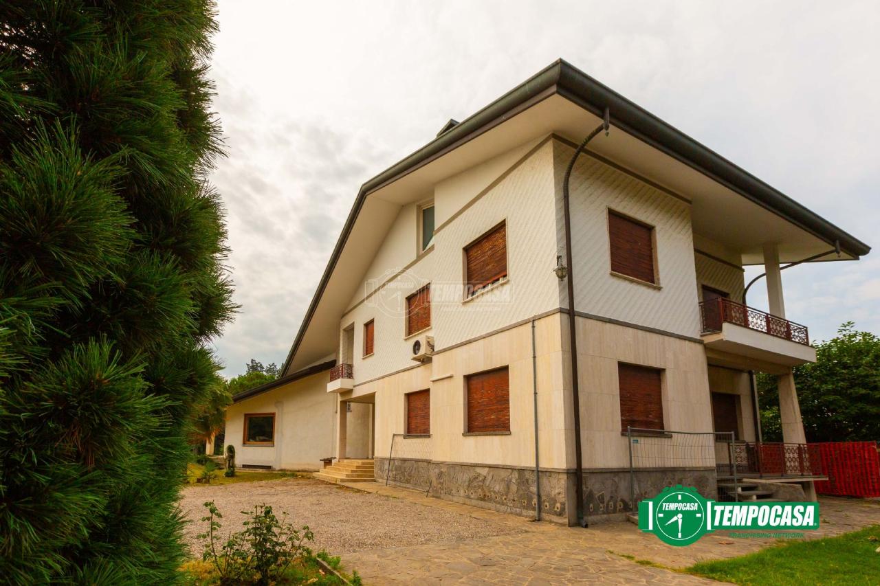 Villa in vendita a Buscate