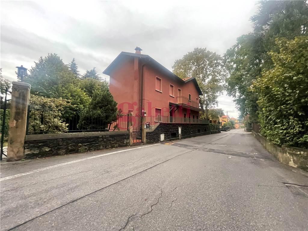 Villa in vendita a Eupilio