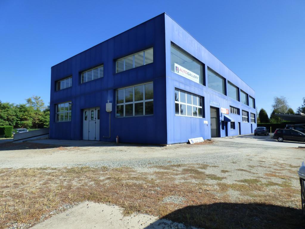 Esercizio commerciale in vendita a Bricherasio