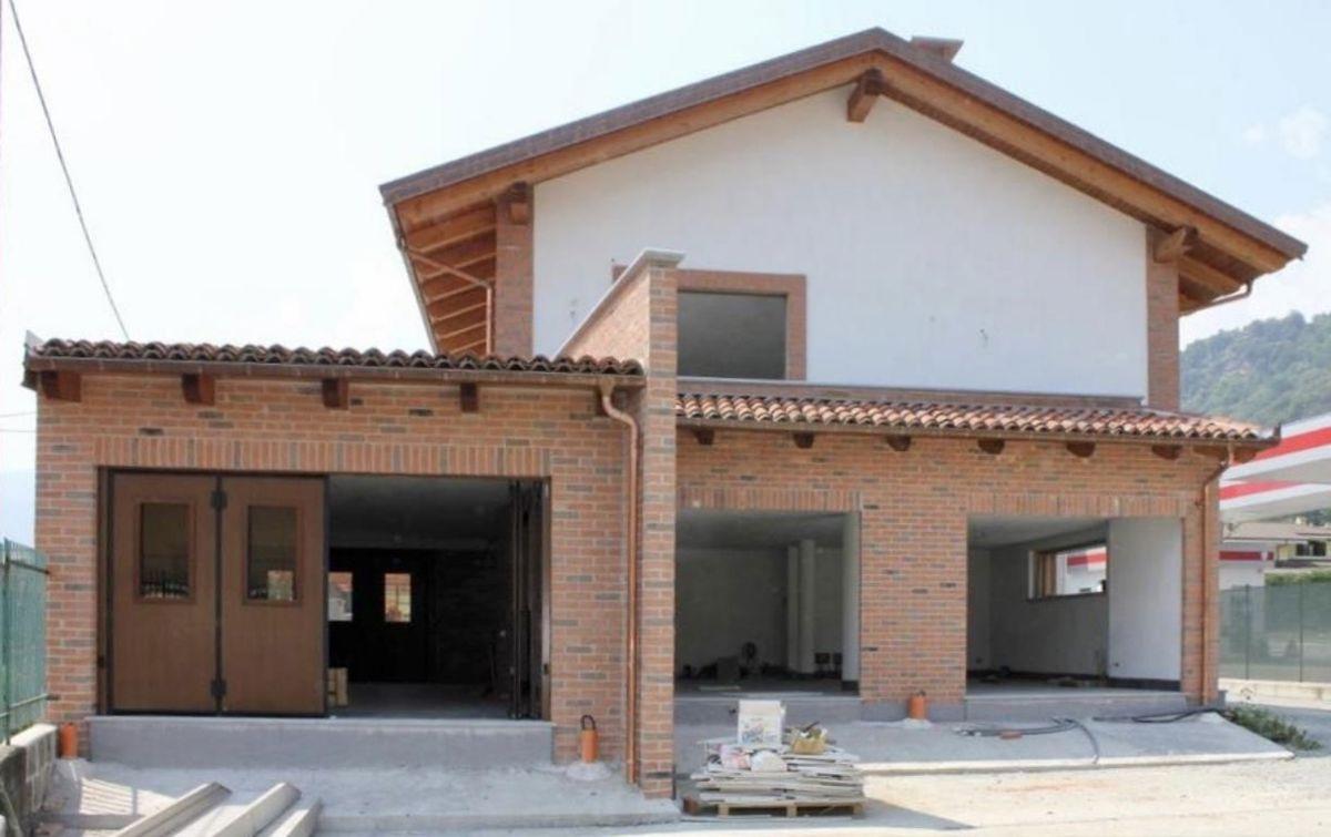 Villa in vendita a Revello