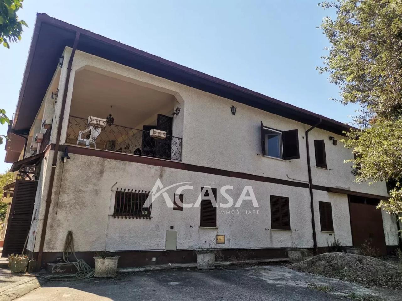 Villa bifamiliare in vendita a Velletri