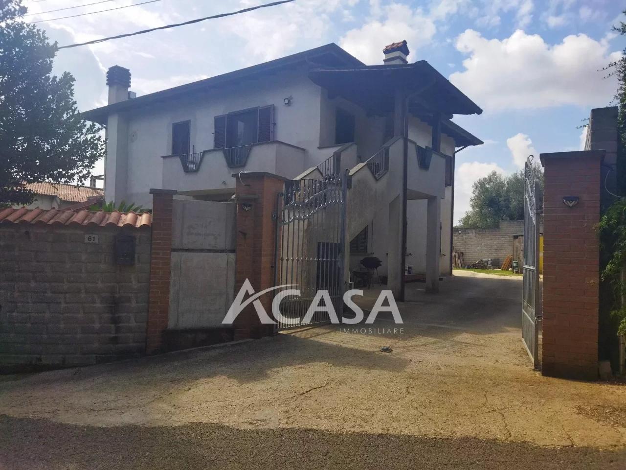 Villa bifamiliare in vendita a Velletri