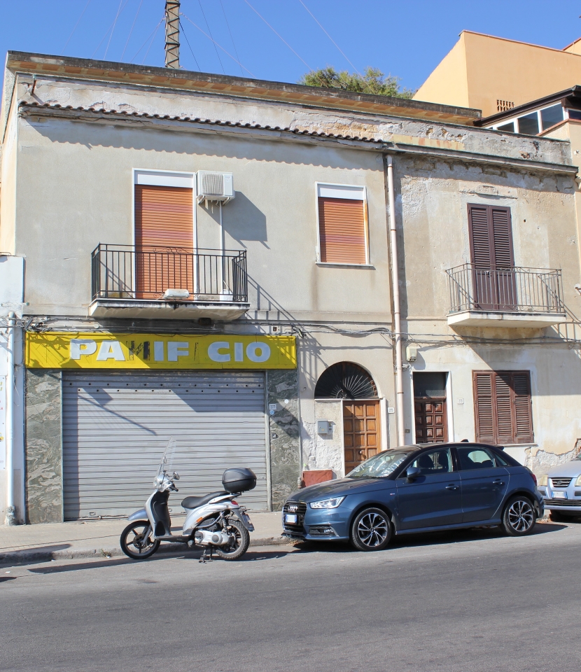 Locale commerciale in vendita a Palermo