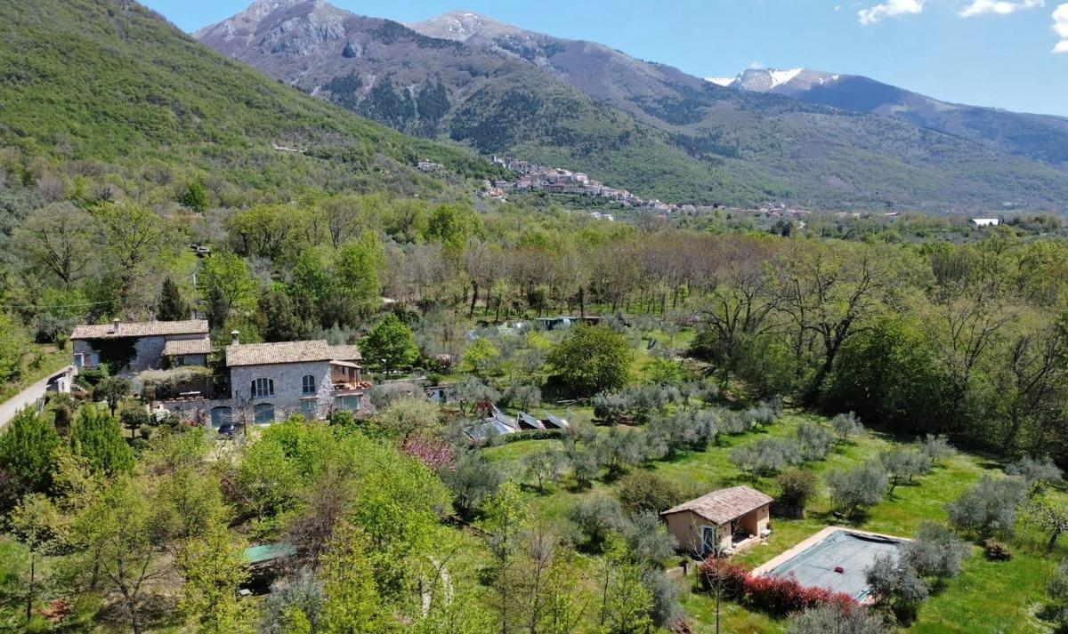 Casa indipendente in vendita a San Donato Val Di Comino