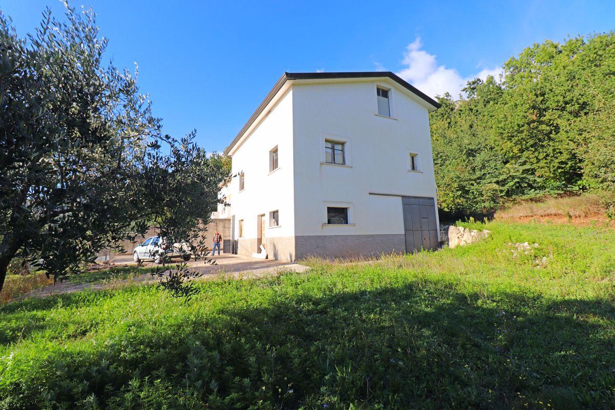 Casa indipendente in vendita a San Donato Val Di Comino