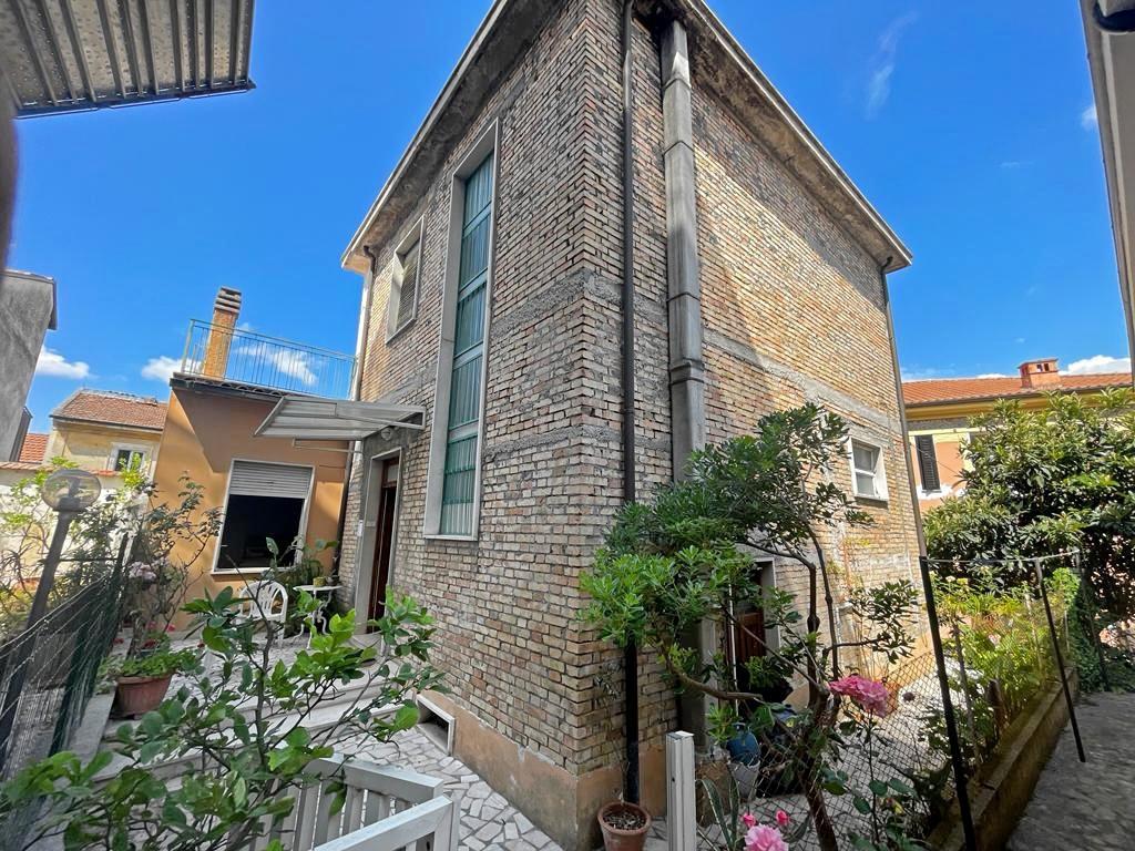 Casa indipendente in vendita a Isola Del Liri