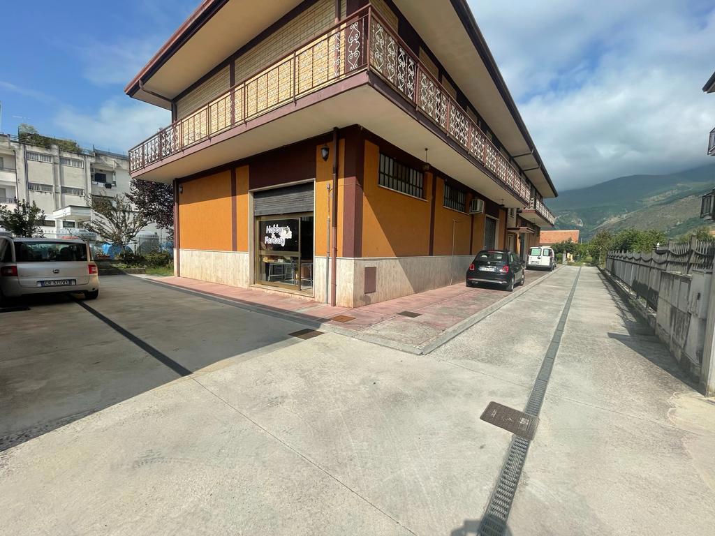 Negozio in affitto a Sora