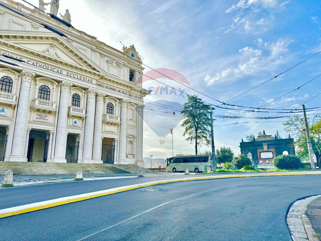 Negozio in vendita a Napoli