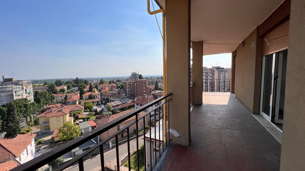 Appartamento in Via Angelo Bellini, Somma Lombardo