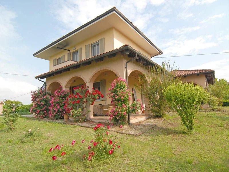 Villa in vendita a Roddino