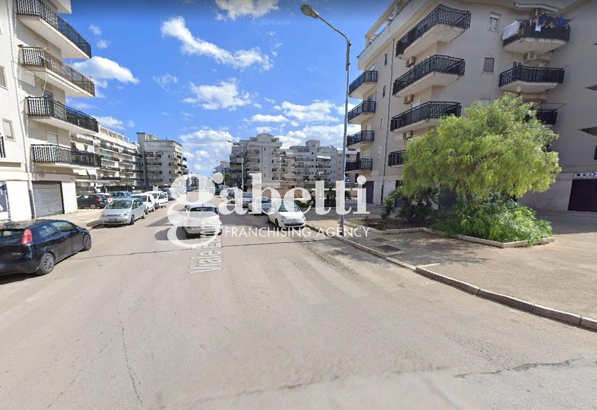 Box in vendita a Trani