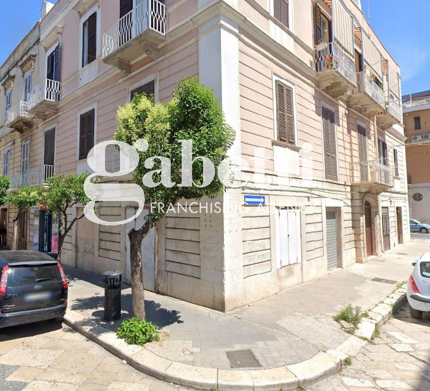 Negozio in affitto a Trani