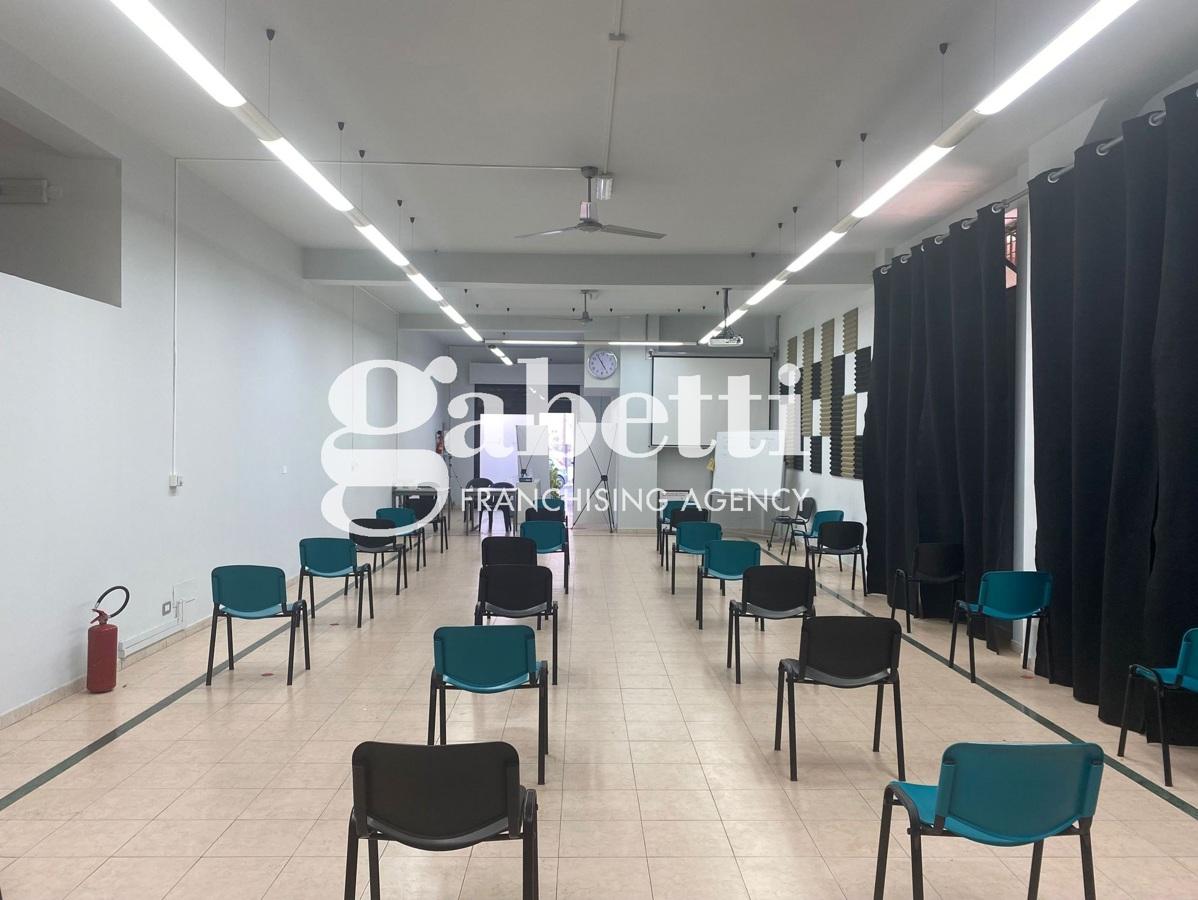 Negozio in vendita a Trani