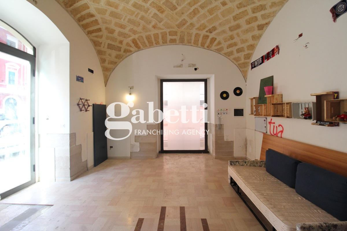 Negozio in affitto a Trani