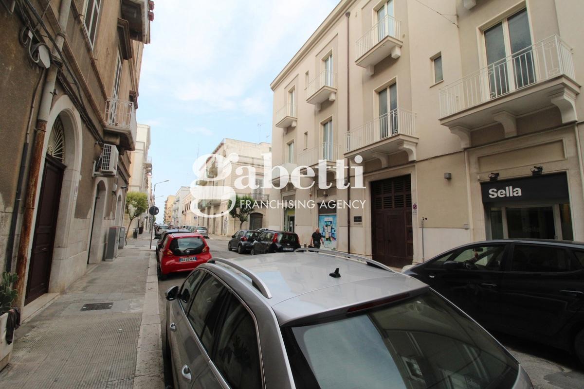 Negozio in affitto a Trani