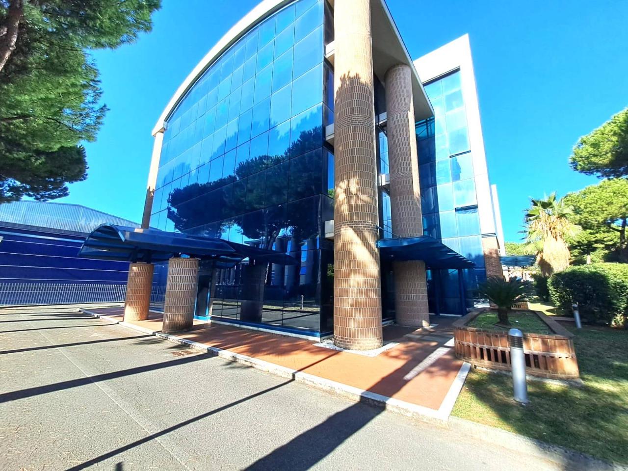 Ufficio in vendita a Massa