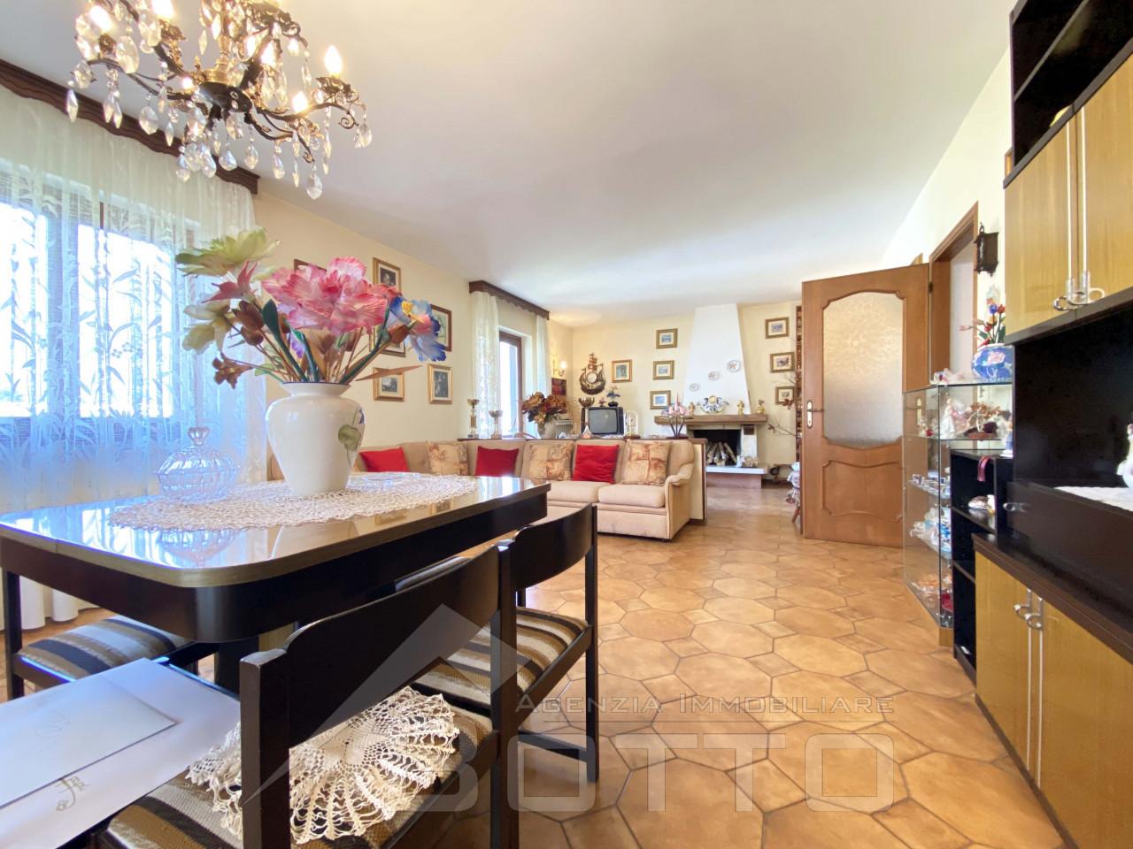 Villa in vendita a Gravellona Toce