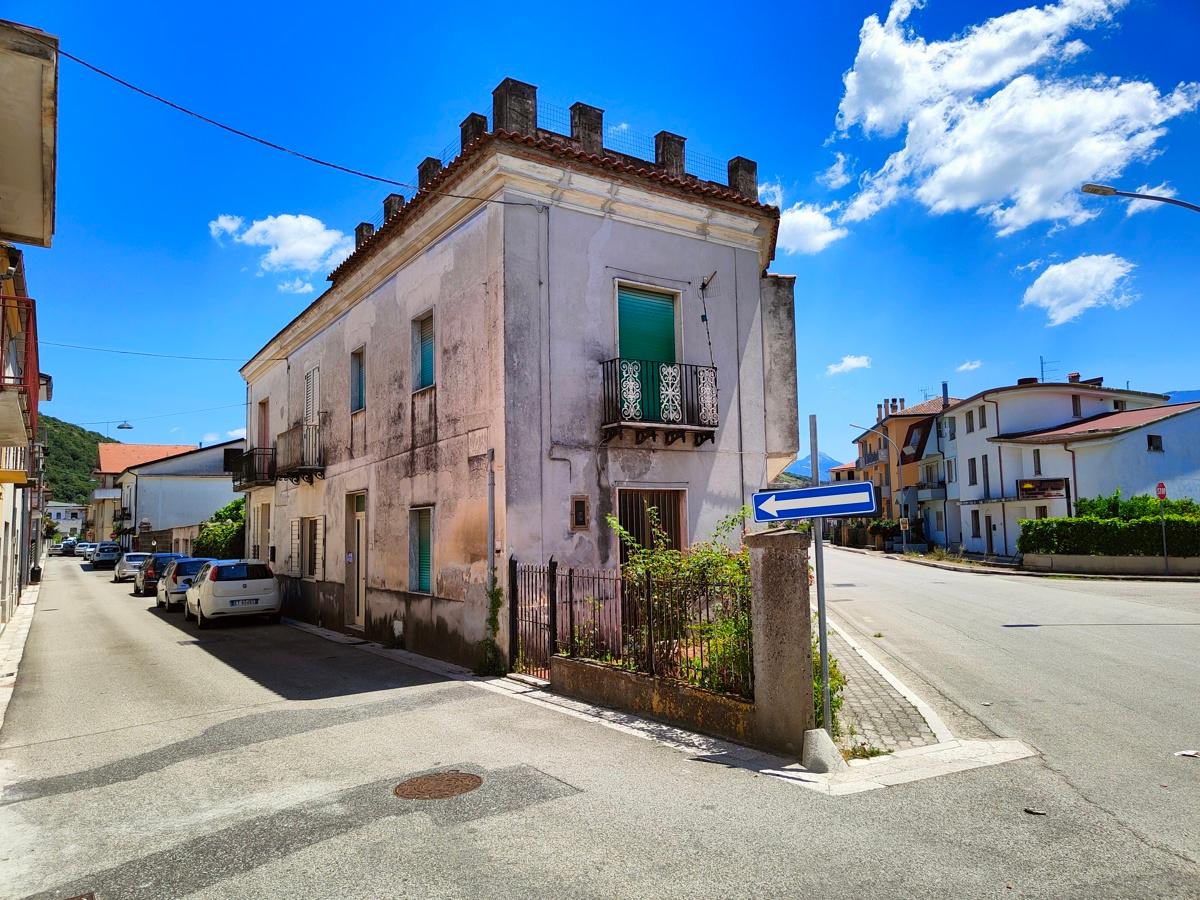 Casa indipendente in vendita a San Salvatore Telesino