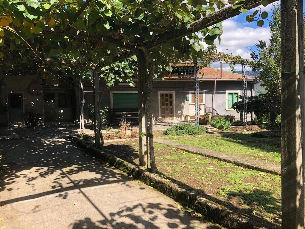 Villa in vendita a Cusano Mutri