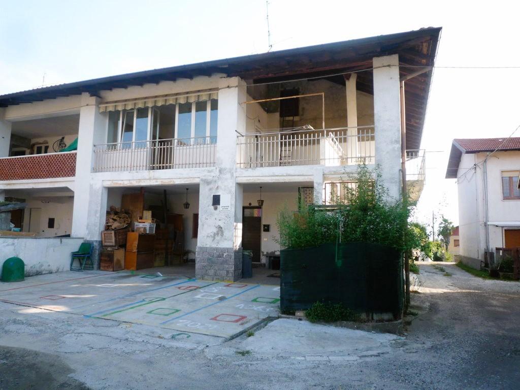 Casa indipendente in vendita a Biandronno