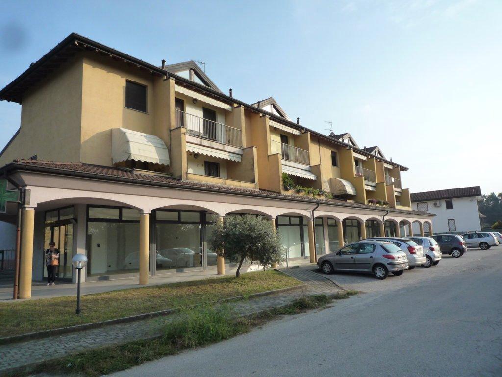 Attico in vendita a Biandronno