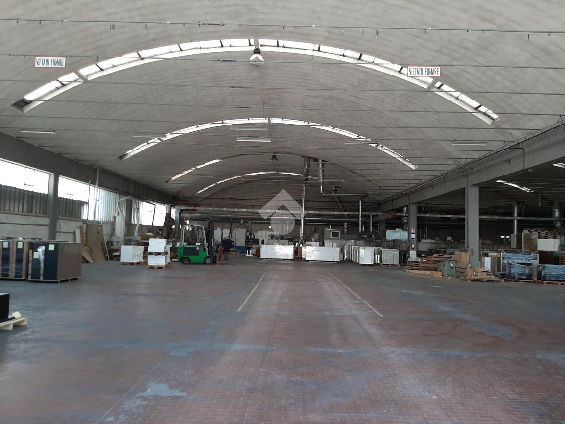 Capannone in vendita a Mombaroccio