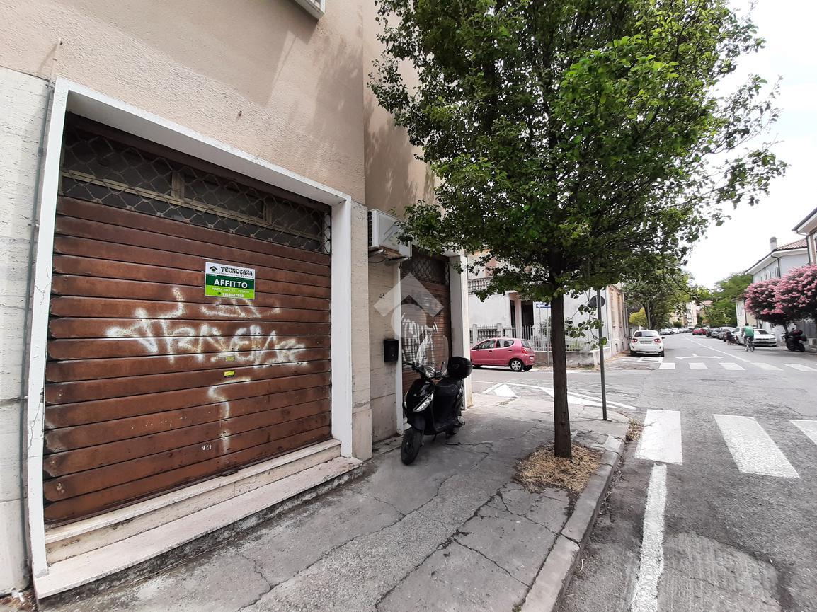 Negozio in affitto a Pesaro