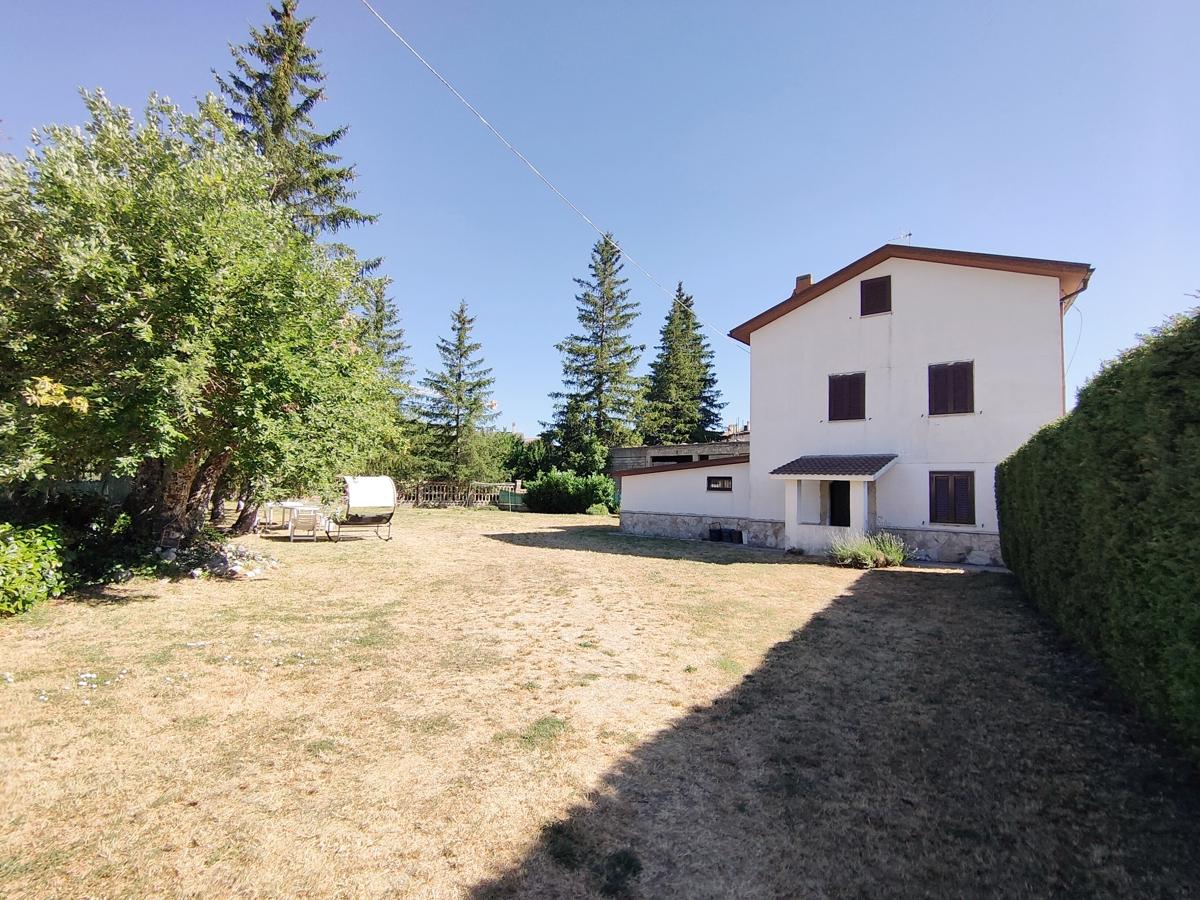 Villa in vendita a Rocca Di Mezzo