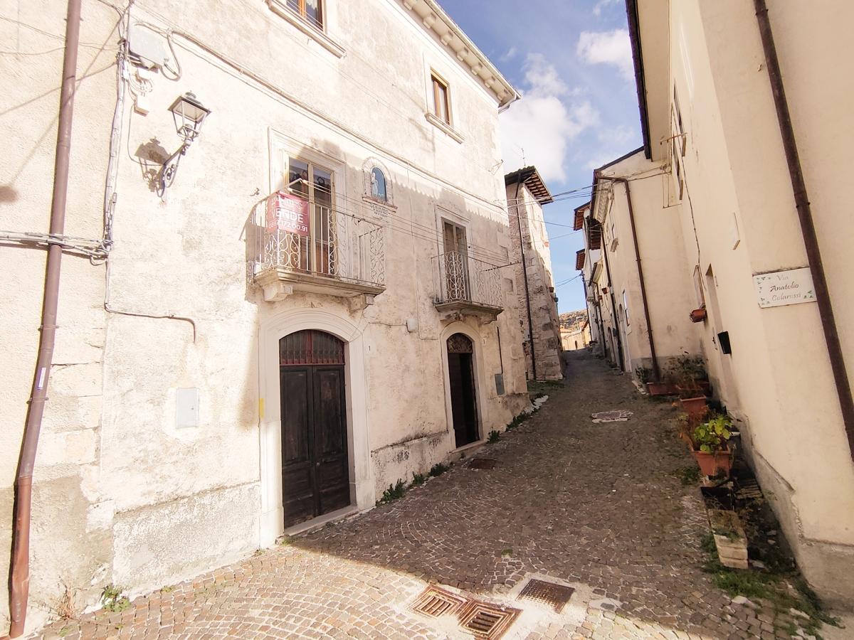 Appartamento in vendita a Rocca Di Mezzo