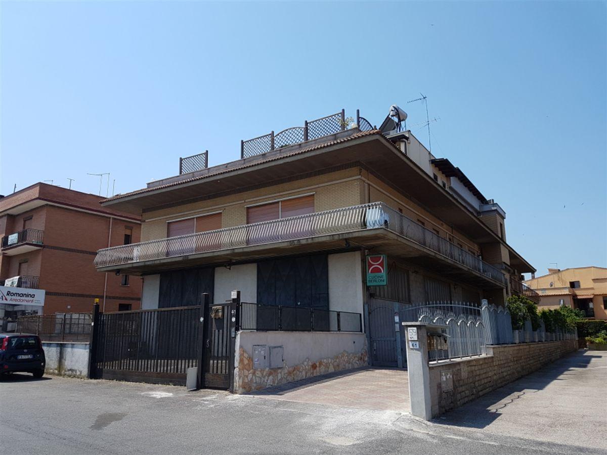 Negozio in affitto a Roma