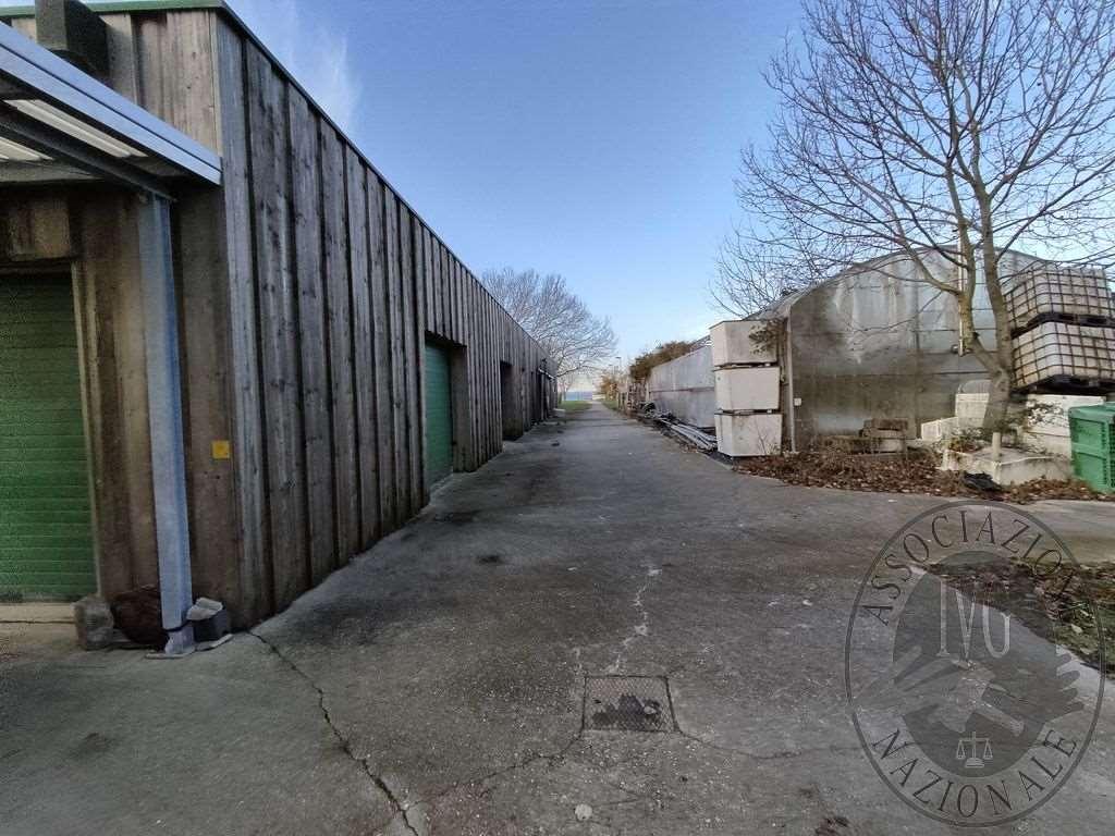 Locale commerciale in vendita a Marano Lagunare