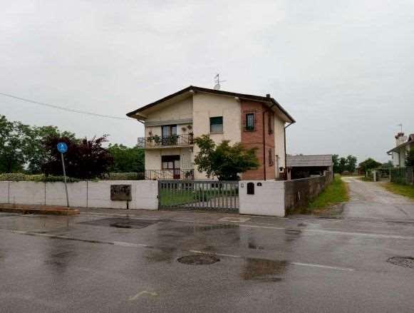 Appartamento in vendita a Santa Maria La Longa