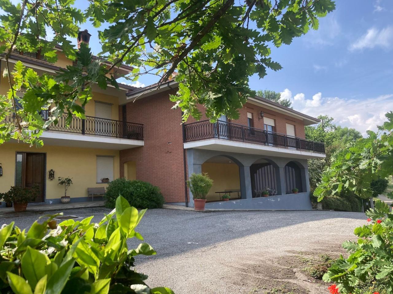 Villa in vendita a Santa Vittoria D'Alba