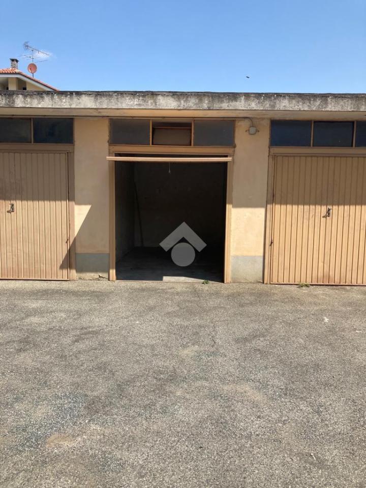 Box in vendita a Revello