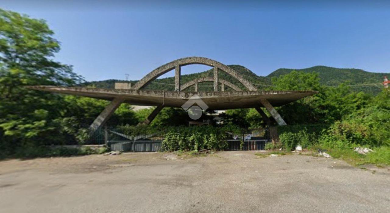 Palazzina commerciale in vendita a Trana