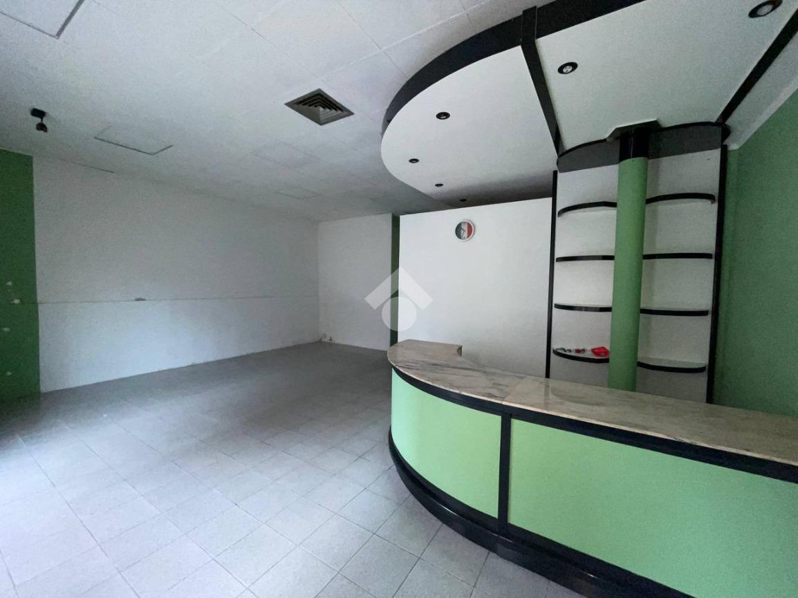 Negozio in affitto a Bussoleno