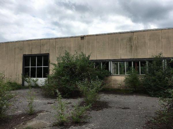 Capannone in vendita a Revine Lago