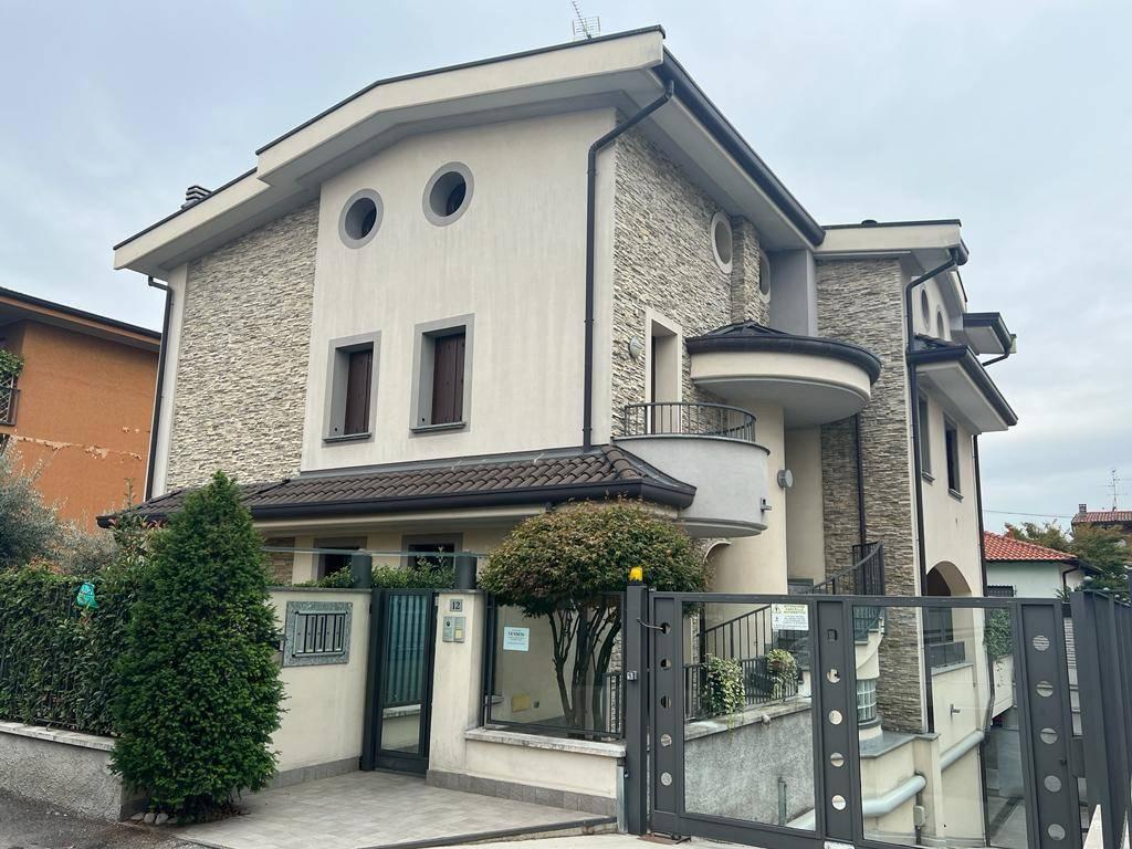 Appartamento in vendita a Cesano Maderno