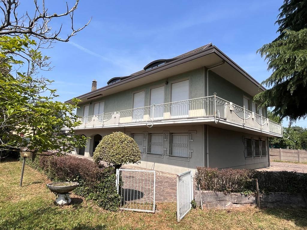 Villa in vendita a Cesano Maderno