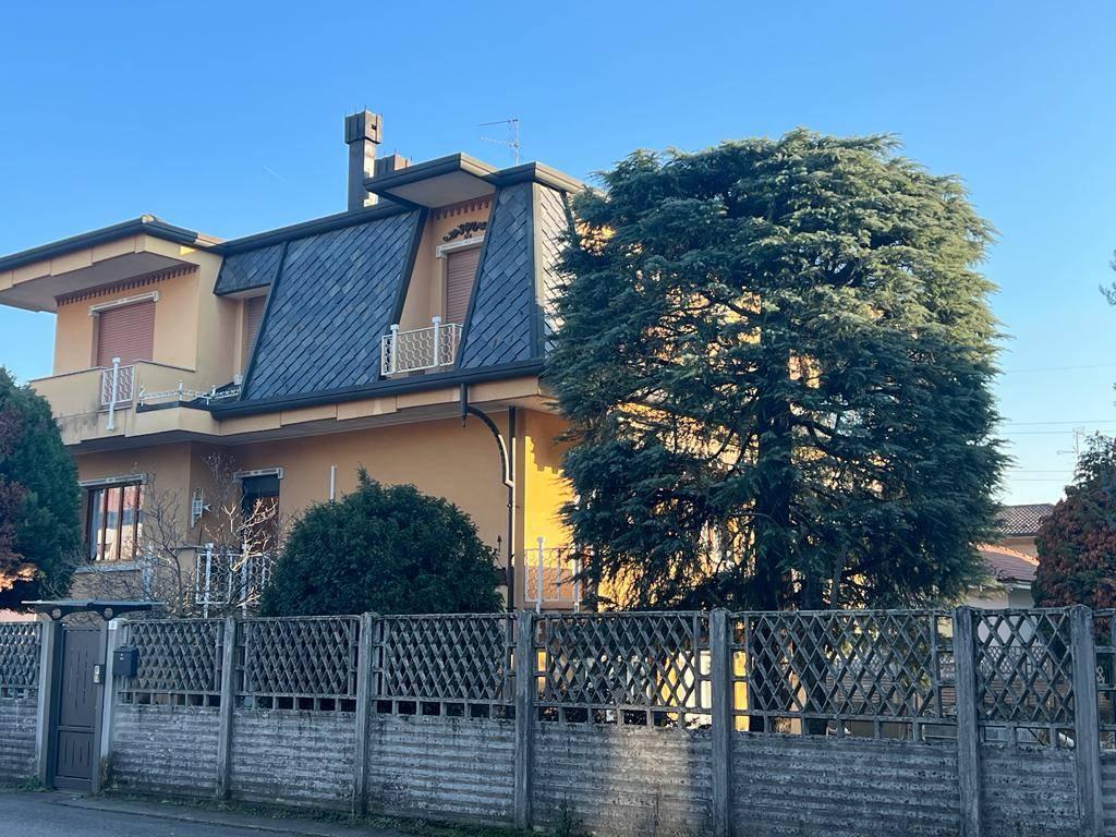 Villa in vendita a Cesano Maderno